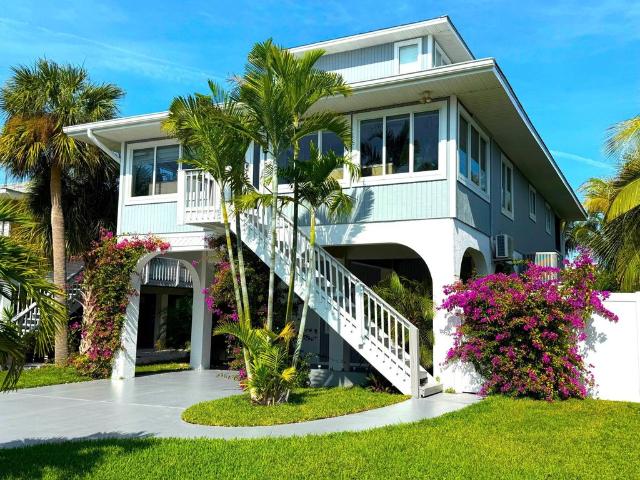 4 bedroom luxury Villa for sale in Summerland Key, Florida