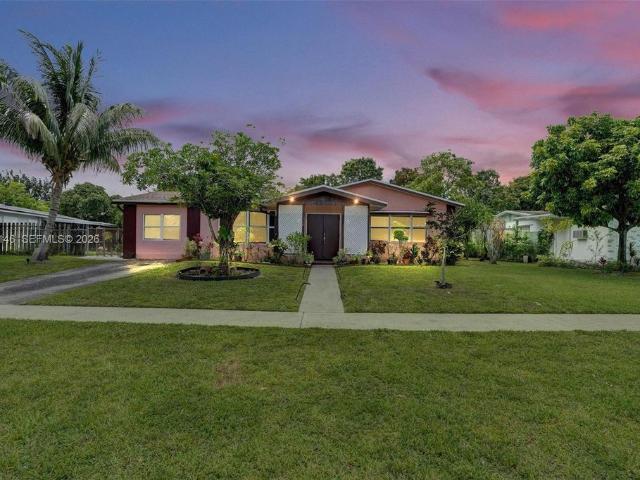 4 bedroom luxury Villa for sale in Sunrise, Florida