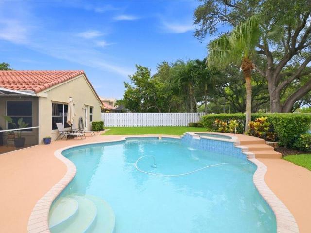 4 bedroom luxury Villa for sale in Sunrise, Florida