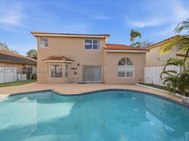 4 bedroom luxury Villa for sale in Sunrise, Florida