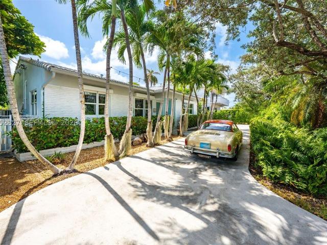 4 bedroom luxury Villa for sale in Surfside, United States