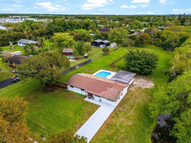 4 bedroom luxury Villa for sale in Southwest Ranches, Florida