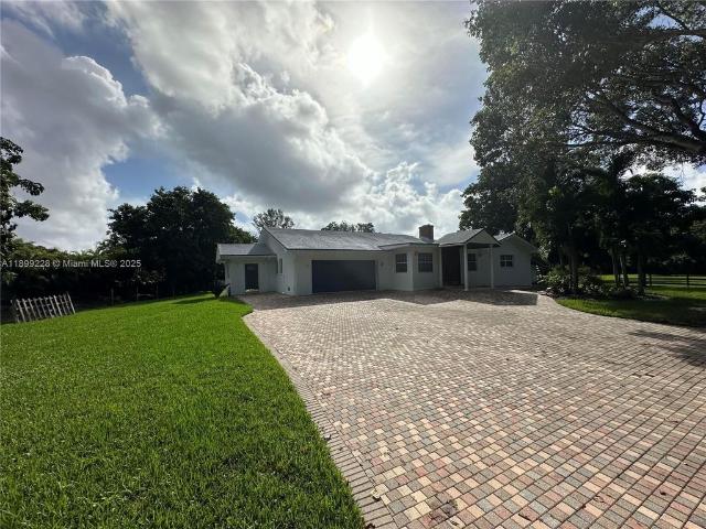 4 bedroom luxury Villa for sale in Southwest Ranches, Florida