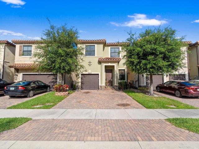 4 bedroom luxury Villa for sale in Tamarac, Florida