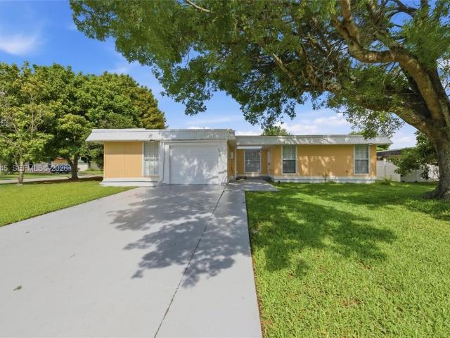 4 bedroom luxury Villa for sale in Tamarac, Florida