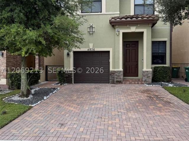 4 bedroom luxury Villa for sale in Tamarac, Florida