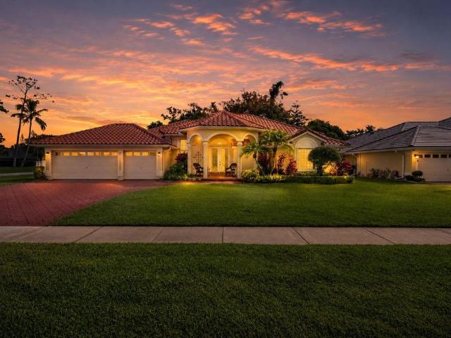 4 bedroom luxury Villa for sale in Wellington, Florida