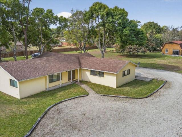 4 bedroom luxury Villa for sale in Wellington, Florida