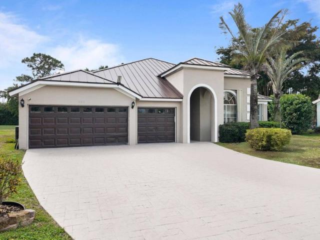 4 bedroom luxury Villa for sale in Wellington, Florida
