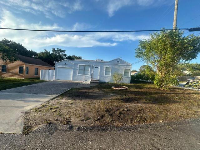 4 bedroom luxury Villa for sale in West Palm Beach, Florida