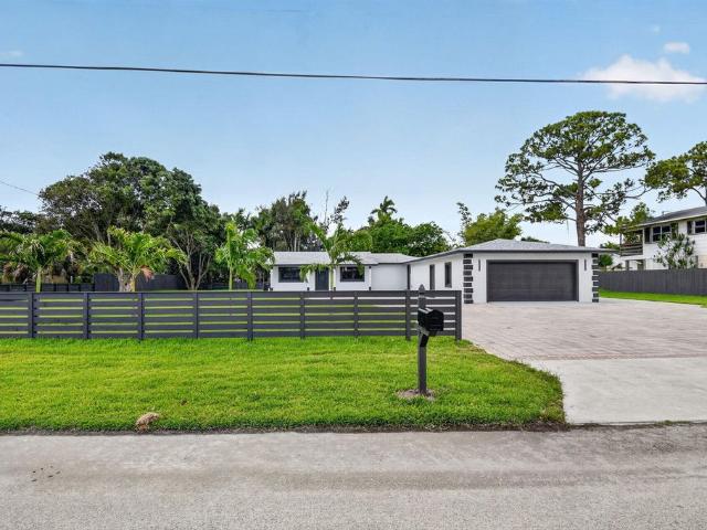 4 bedroom luxury Villa for sale in West Palm Beach, Florida