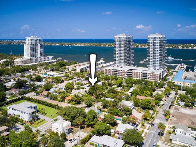 4 bedroom luxury Villa for sale in West Palm Beach, Florida