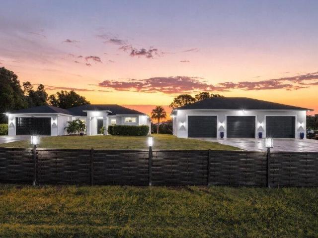4 bedroom luxury Villa for sale in West Palm Beach, Florida