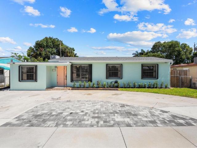 4 bedroom luxury Villa for sale in West Palm Beach, Florida
