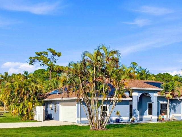 4 bedroom luxury Villa for sale in West Palm Beach, Florida