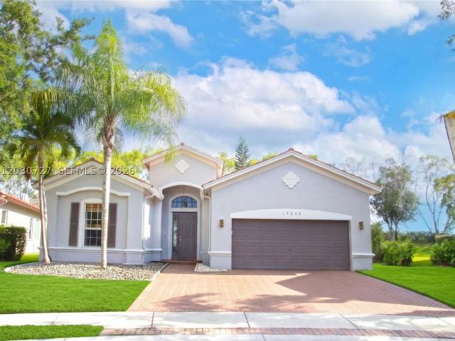 4 bedroom luxury Villa for sale in Weston, Florida