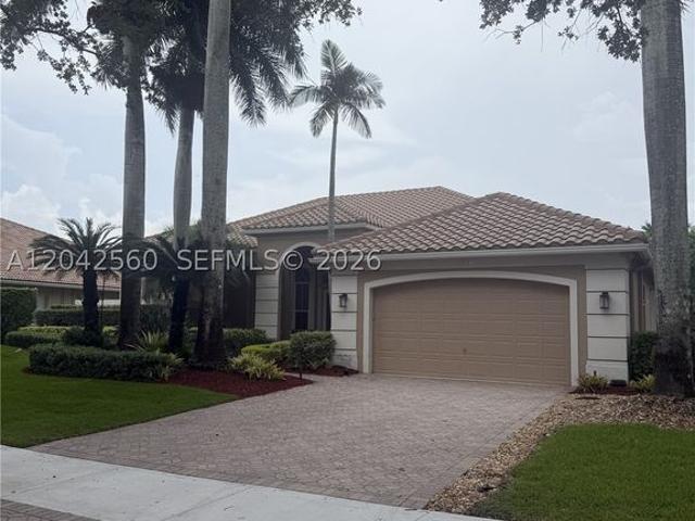 4 bedroom luxury Villa for sale in Weston, Florida