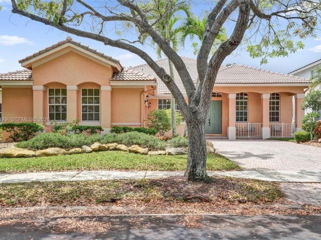 4 bedroom luxury Villa for sale in Weston, Florida