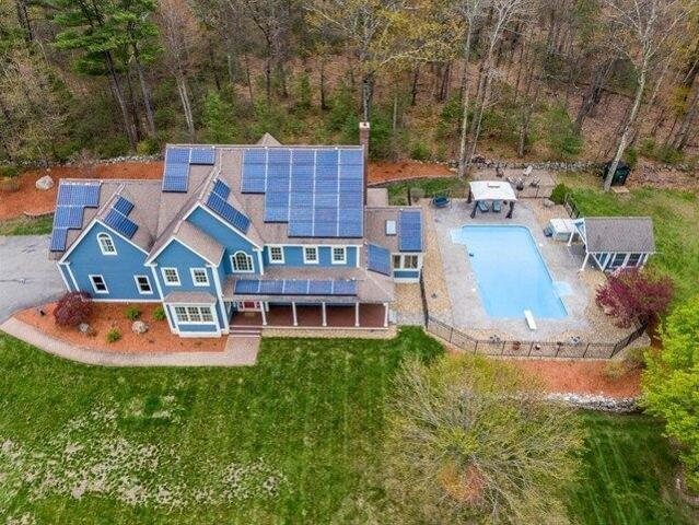 4 bedroom, Lunenburg MA 01462 LS102595566