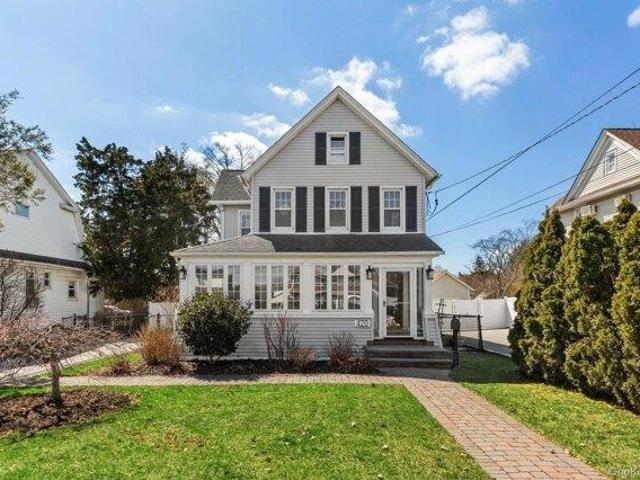 4 bedroom, Lynbrook NY 11563 103604860