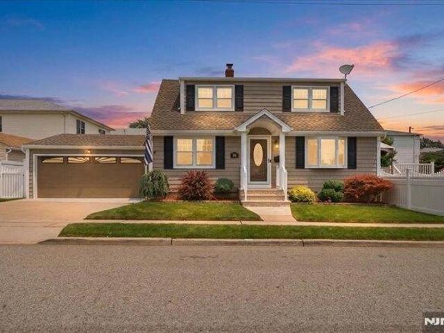 4 bedroom, Lyndhurst NJ 07071 104687008