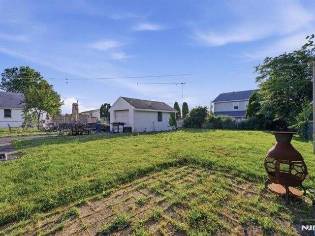 4 bedroom, Lyndhurst NJ 07071 104759364
