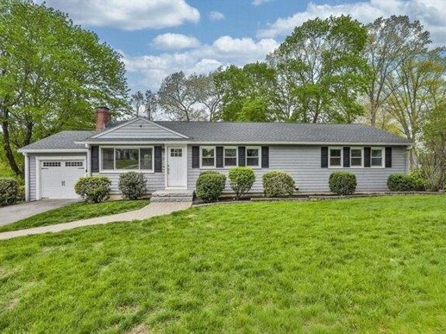 4 bedroom, Lynnfield MA 01940 LS102634571