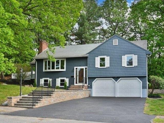 4 bedroom, Lynnfield MA 01940 103439706