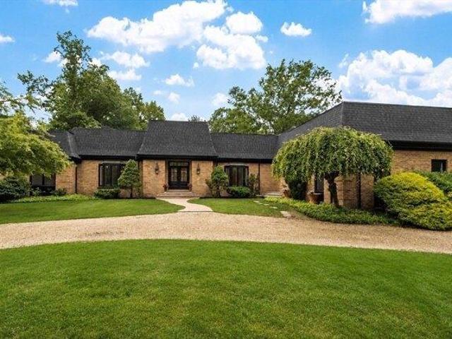 4 bedroom, Lynnfield MA 01940 104607253