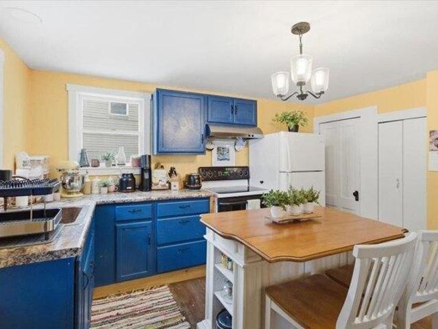 4 bedroom, Montpelier VT 05602 102214449