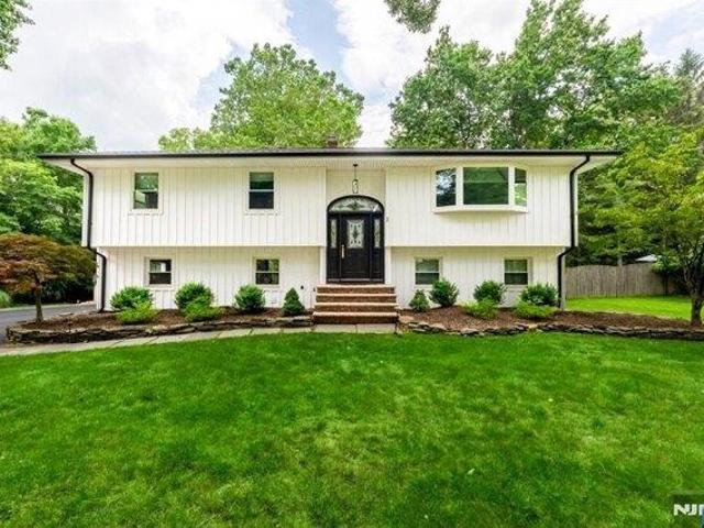4 bedroom, Montvale NJ 07645 102724869