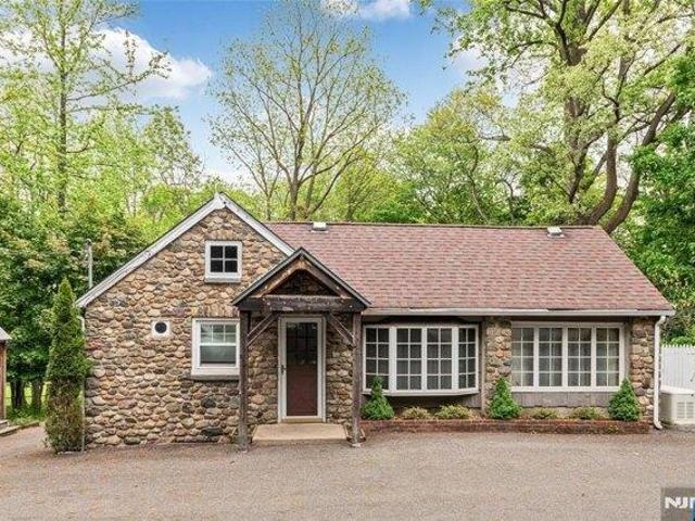 4 bedroom, Montvale NJ 07645 LS102726919