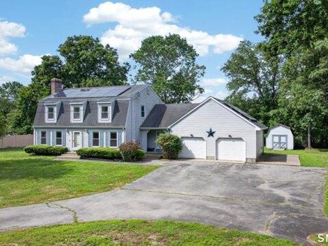 4 bedroom, Montville CT 06382 104262132