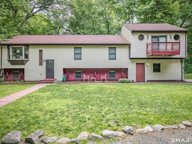 4 bedroom, Montville CT 06382 104852762