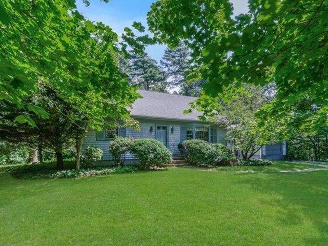 4 bedroom, Mattapoisett MA 02739 105143215