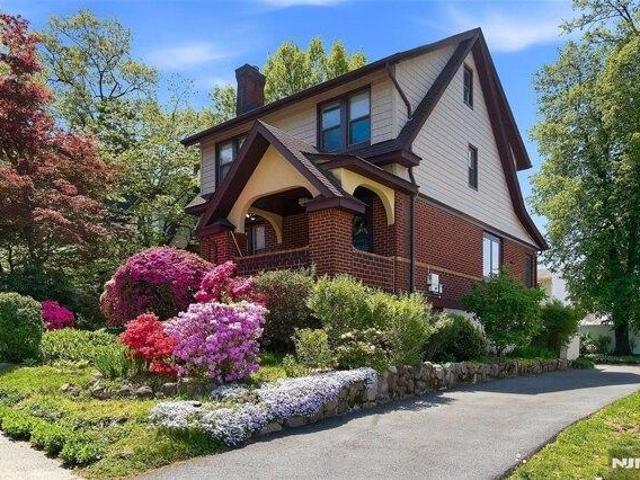 4 bedroom, Maywood NJ 07607 102726030