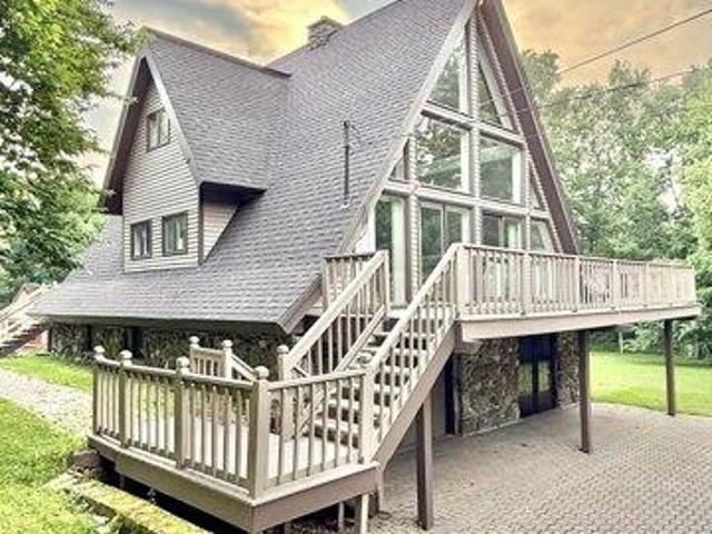 4 bedroom, Madawaska ME 04756 104116001