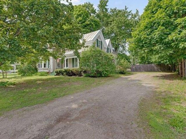 4 bedroom, Madison ME 04950 104606830