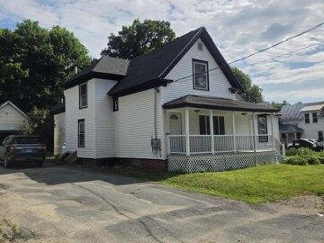 4 bedroom, Madison ME 04950 104653215
