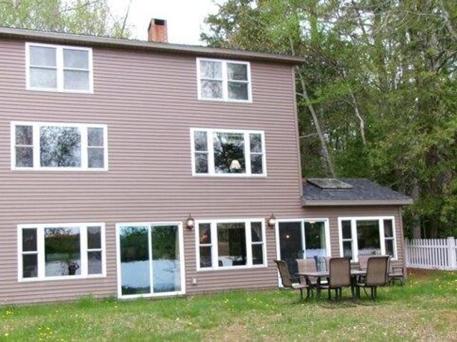4 bedroom, Madison ME 04950 105092841