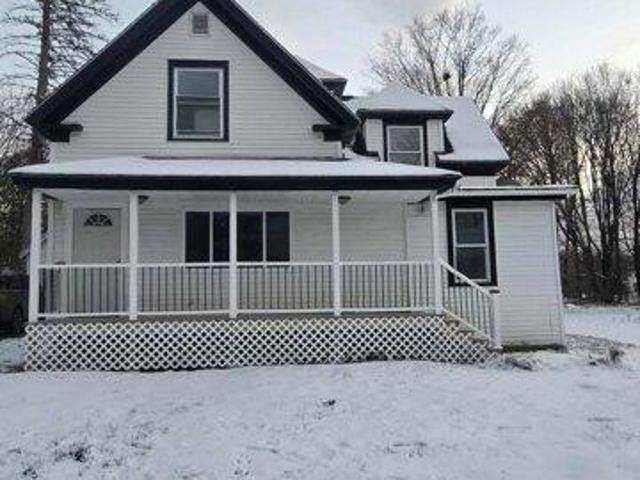 4 bedroom, Madison ME 04950 LS102595388