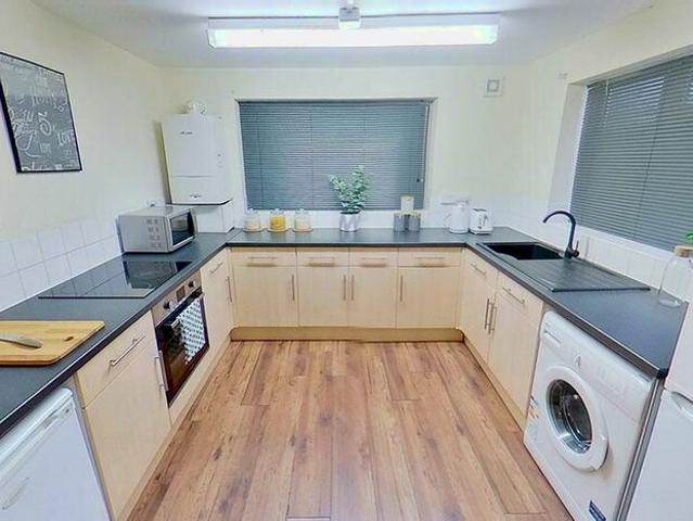 4 Bedroom Maisonette To Rent In Mansfield Road, Nottingham, Nottinghamshire, NG1