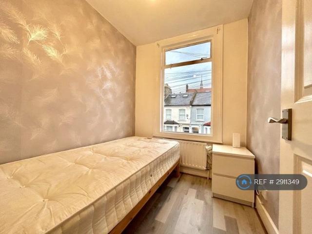 4 bedroom maisonette to rent