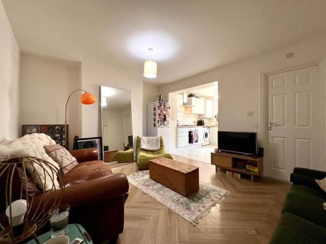 4 bedroom maisonette to rent