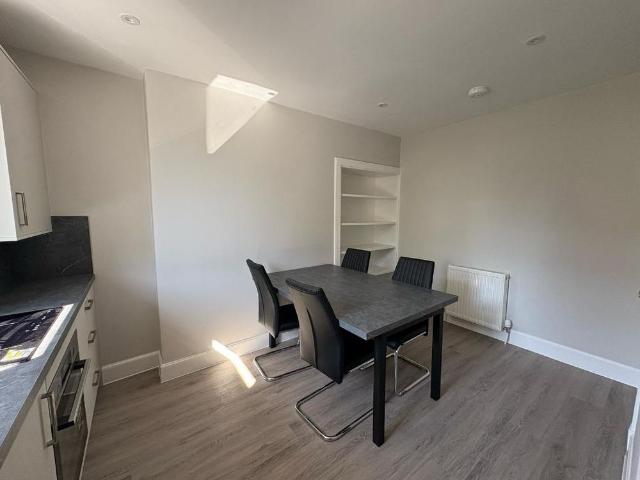 4 bedroom maisonette to rent