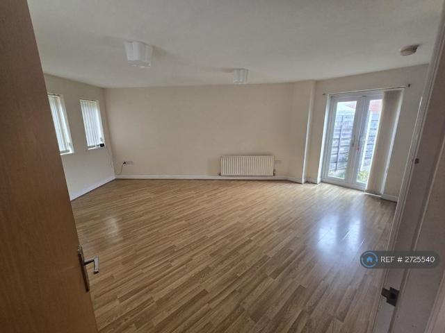 4 bedroom maisonette to rent