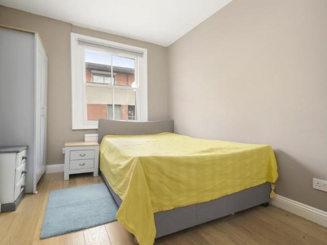 4 bedroom maisonette to rent