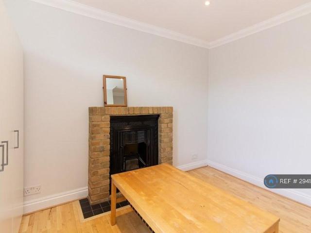 4 bedroom maisonette to rent