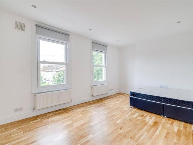 4 bedroom maisonette to rent