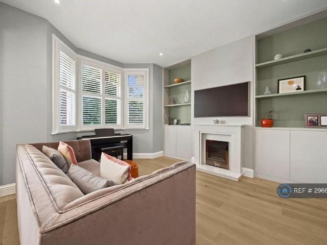4 bedroom maisonette to rent